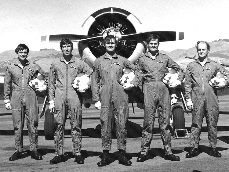 The Red Checkers Aerobatic Display team of the Royal New Zealand Air ...